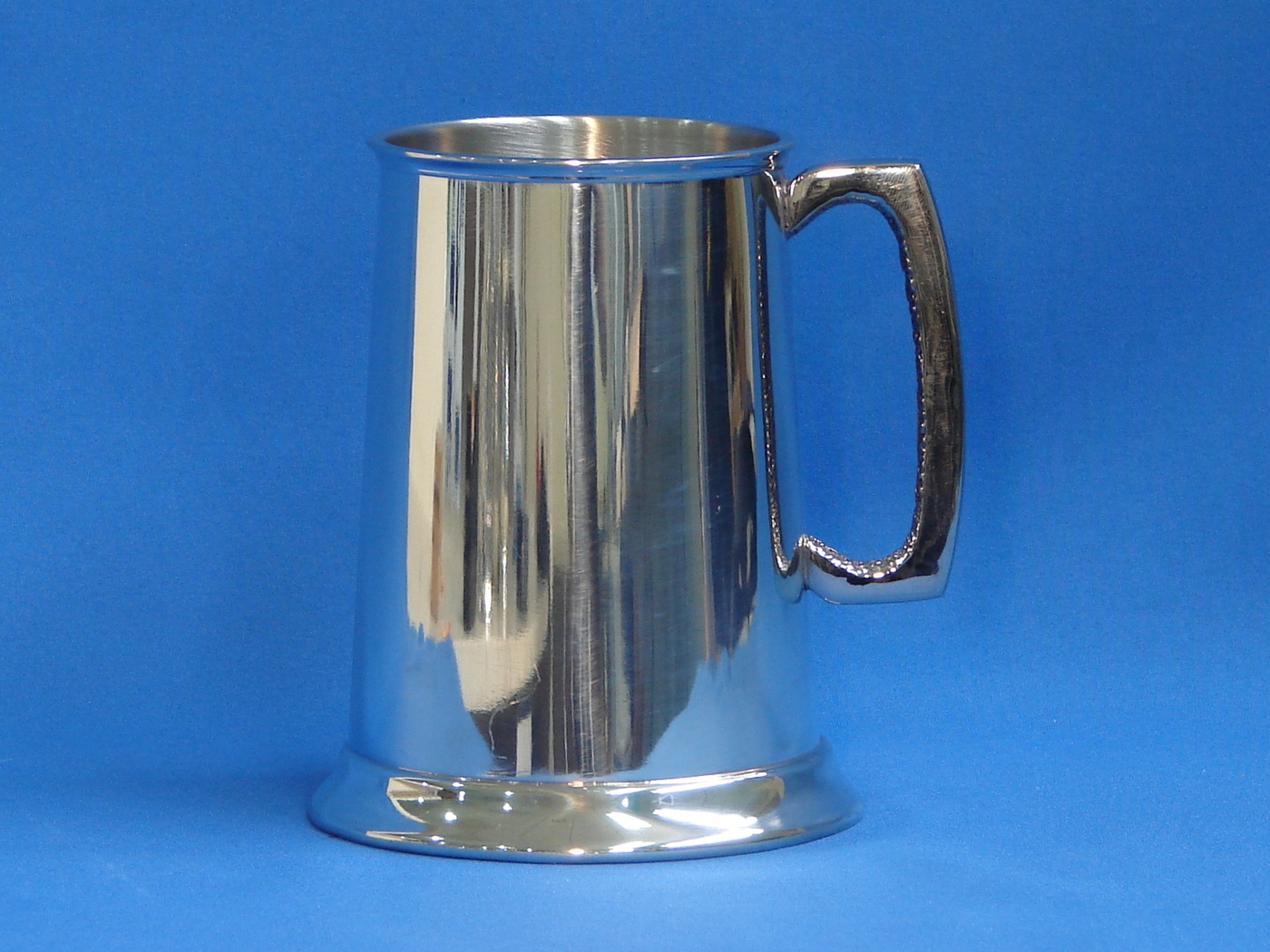[002] 1 Pint Pewter Tankard – Trophy Specialists & Engraving